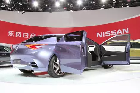 Nissan a construit un réseau social dans la voiture 7895_3