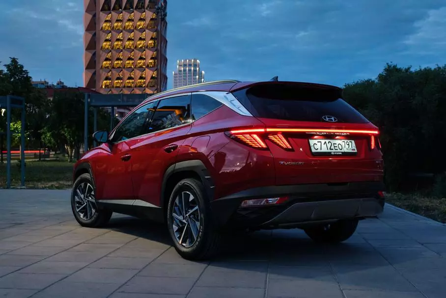 ما به Hyundai Tucson جدید با طراحی کیهانی می رویم 78_13