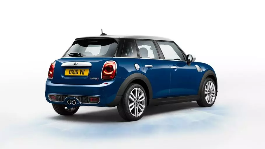 Mini-k hatchback berezi bat prestatu du 