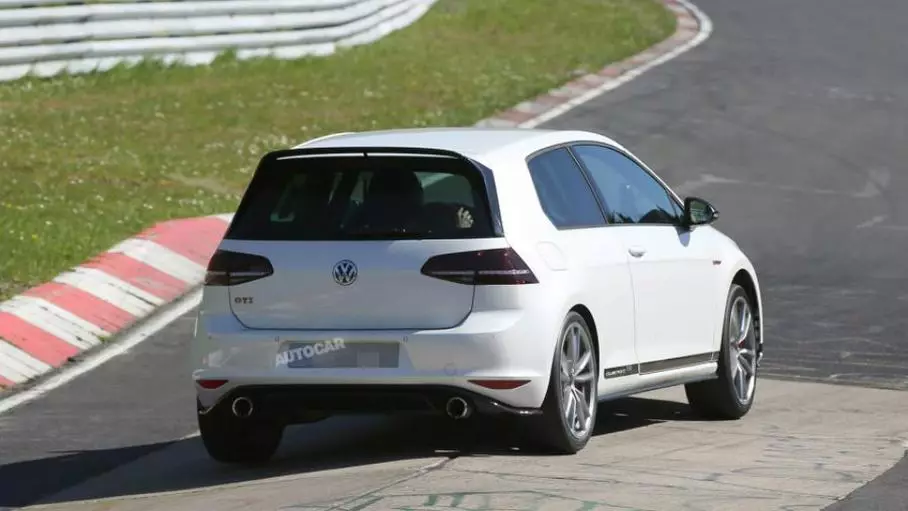 Volkswagen به GTI گلف شدید Nürburgring آورده است 79513_3