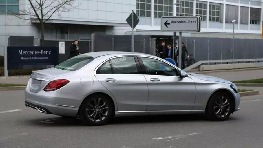 Actualizat Mercedes C-Class Fotografiat fără camuflaj 79971_2