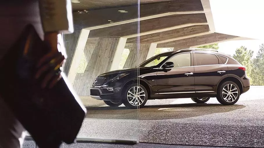 Zu Russland déi verlängerten Crossover Infiniti qx50 erreecht 80307_2