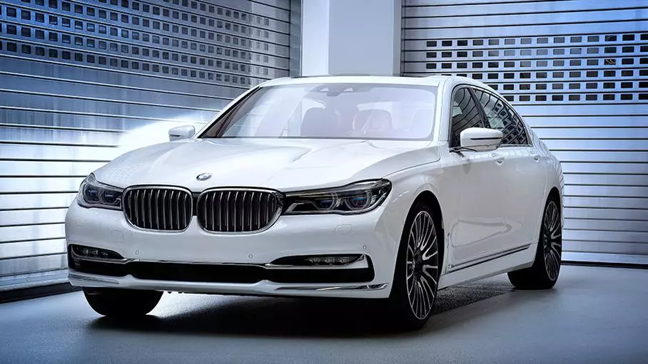 BMW «жеті» екі сәнді нұсқалар жасады 80344_1