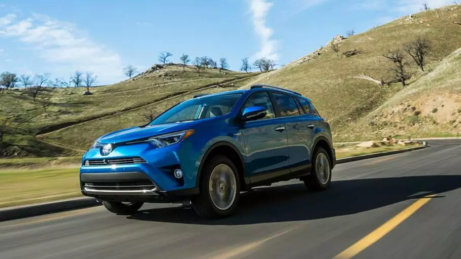 টয়োটা RAV4 ক্রসওভার একটি হাইব্রিড হয়ে ওঠে 80655_1