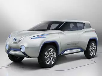 Nissan a développé un croisement 