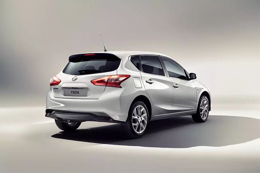 Nissan ha introdotto un nuovo hatchback per la Russia 8128_2