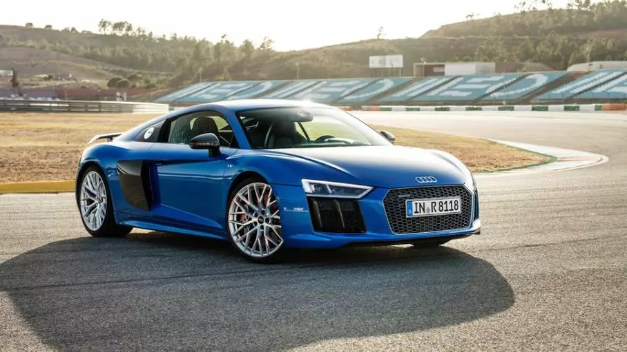 Costo del rublo nominato della supercar più veloce Audi 82842_1