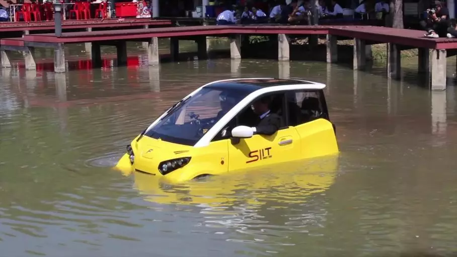 In Thailand, begon elektrische auto-amfibie te verkopen aan redding van overstromingen 82855_3