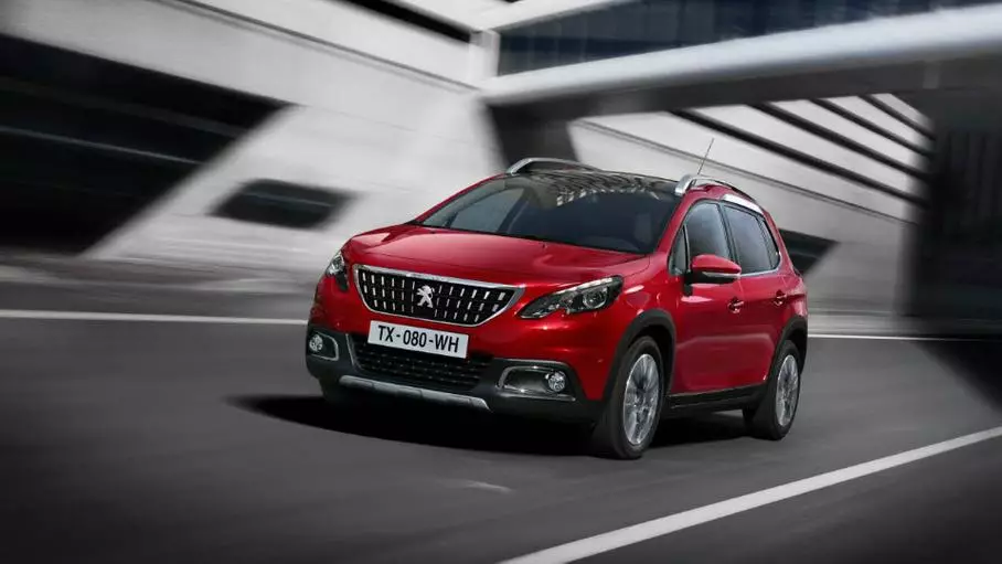 Peugeot ĝisdatigis la plej malgrandan interkruciĝon 8293_1