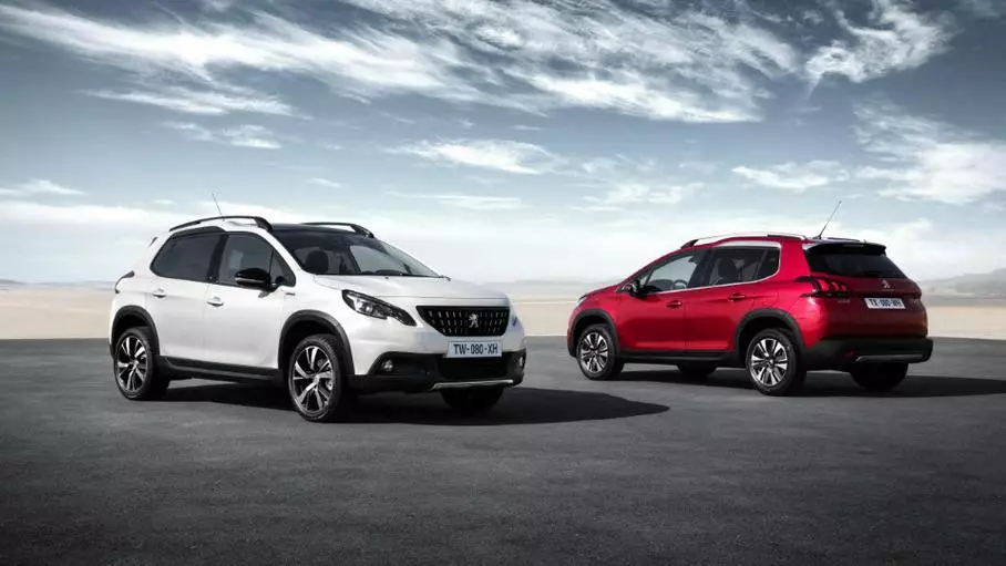 Peugeot ĝisdatigis la plej malgrandan interkruciĝon 8293_2