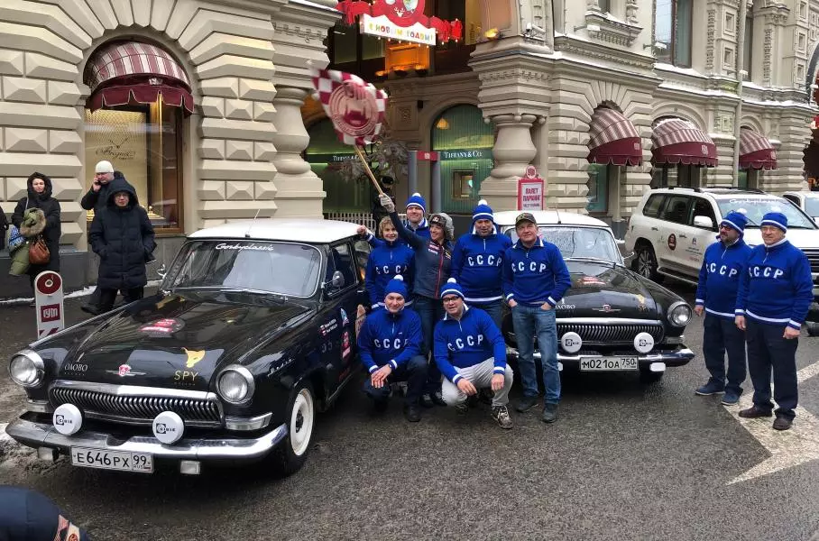 Dva 50-godišnja Volga Cross Europe do dolaska u Monte Carlo Rally 83068_1