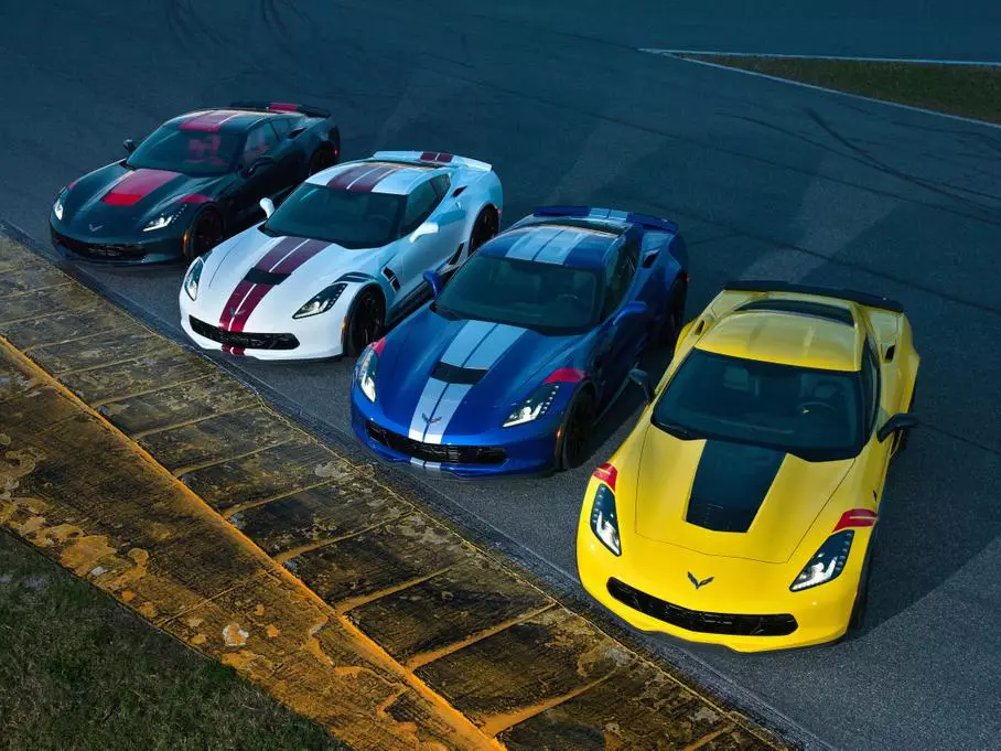 Chevrolet huet Corvettet speziell Interview fir Racing Fans 83072_1