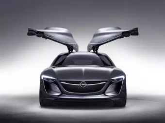 O concepto de Opel Monza resultou ser un hatchback con portas 