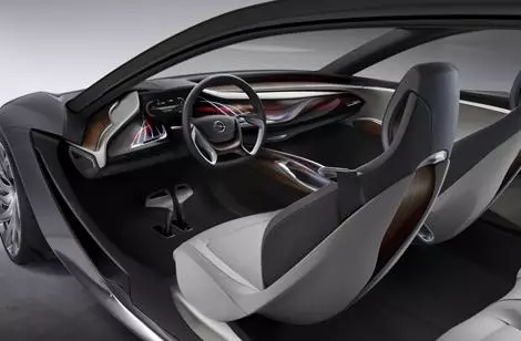 O concepto de Opel Monza resultou ser un hatchback con portas 