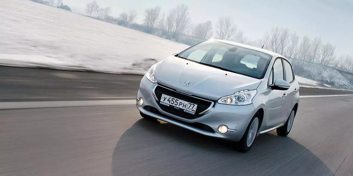 Peugeot 208 Охидын мөрөөдөл үү? 8348_1