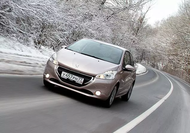 Será que Peugeot 208 nenas soñan? 8348_10