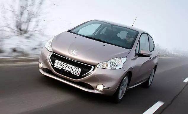 Hoće li Peugeot 208 djevojke sanjati? 8348_7