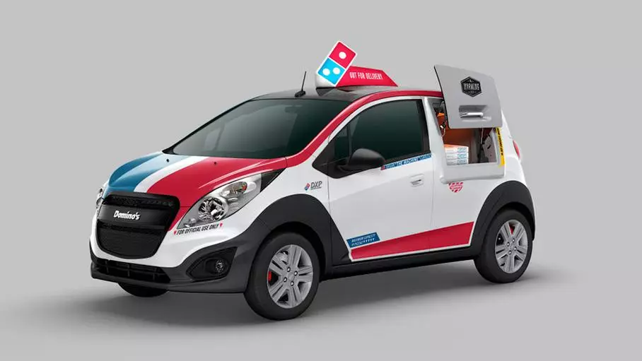 Il ristorante Domino's Pizza ha sviluppato un pizzabobile con un forno 83841_3