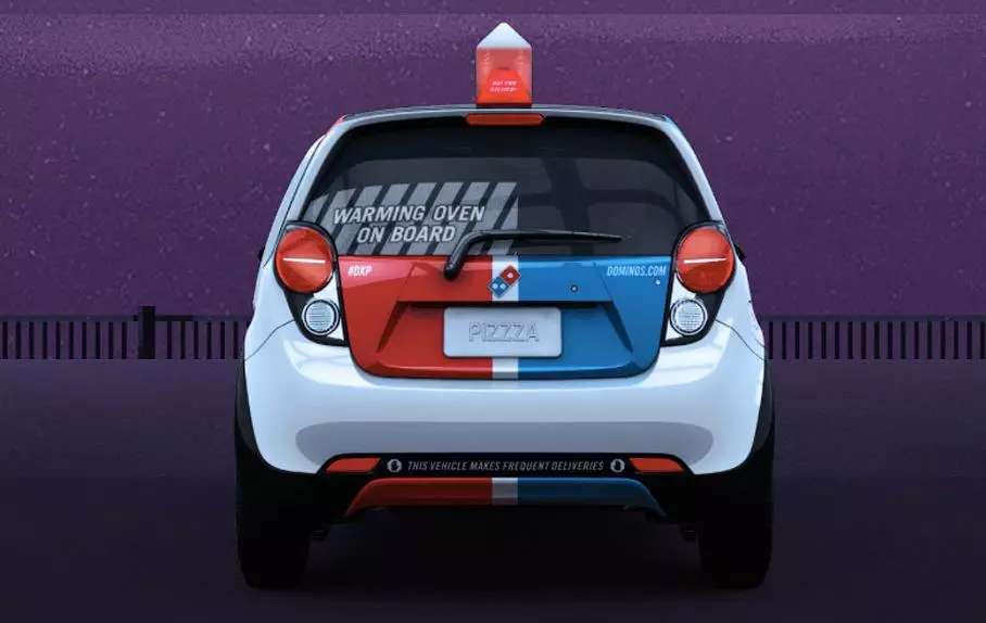 Il ristorante Domino's Pizza ha sviluppato un pizzabobile con un forno 83841_4