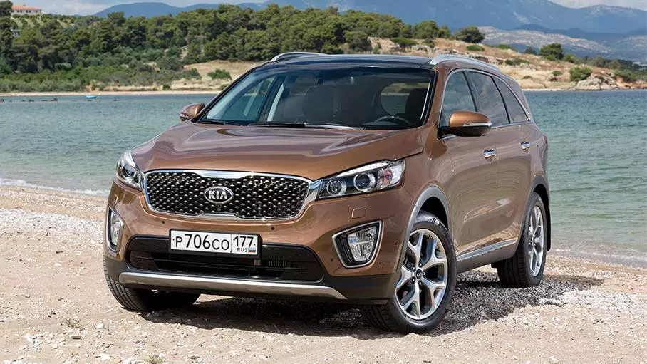 Kia ġab Sorento ġdid għar-Russja bil-gażolina V6 83908_1