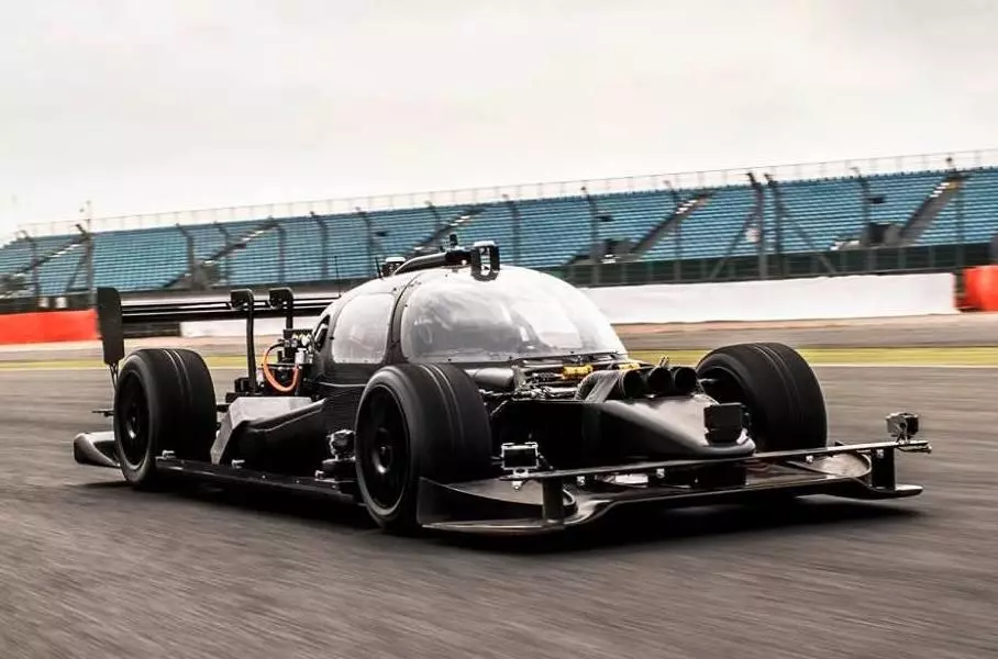 The Roborace series refused the idea of ​​completely unmanned races. 84789_2