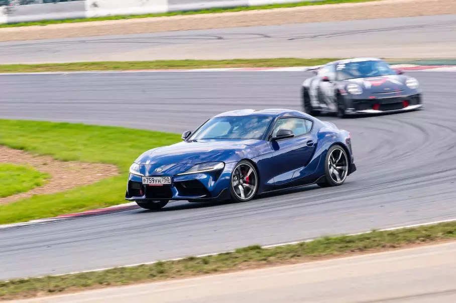 Toyota supra protiv Porsche 718 Cayman GTS 8518_14