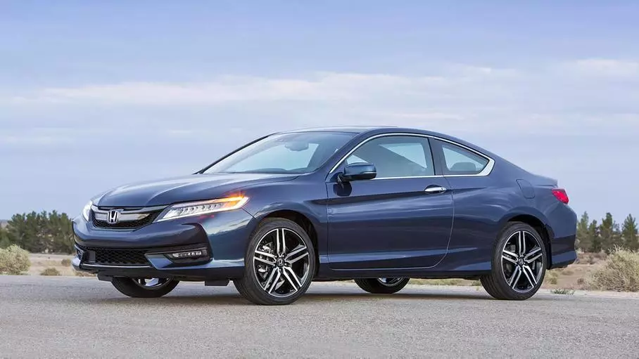 Honda ha aggiornato l'Accord Coupe 85472_1