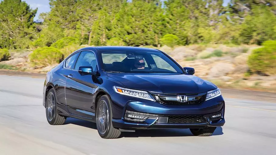 Кампанія Honda абнавіла купэ Accord 85472_2