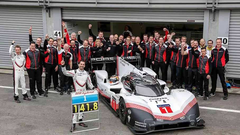 Maratona prototipo Porsche veturis pli rapide ol la formulo 1 aŭto 8571_4