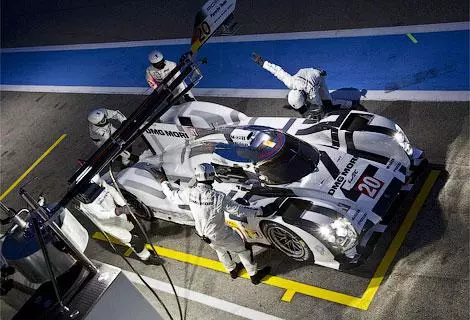 Pasukan Porsche menyelesaikan ujian hibrid untuk Le Mans 8573_3