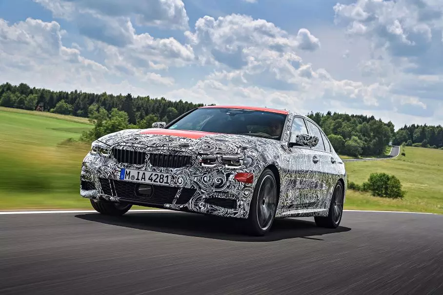 BMW жаңа «Трешка» туралы мәліметтерді ашты 85794_1