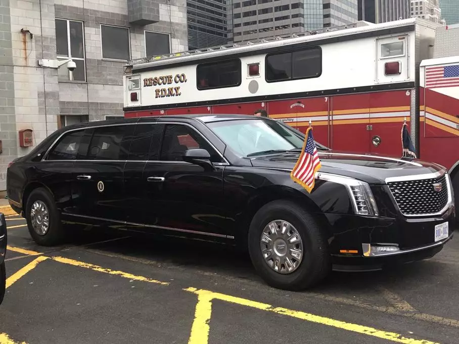 Die nuwe Limousine Trump het eers die publiek gelyk 85895_1