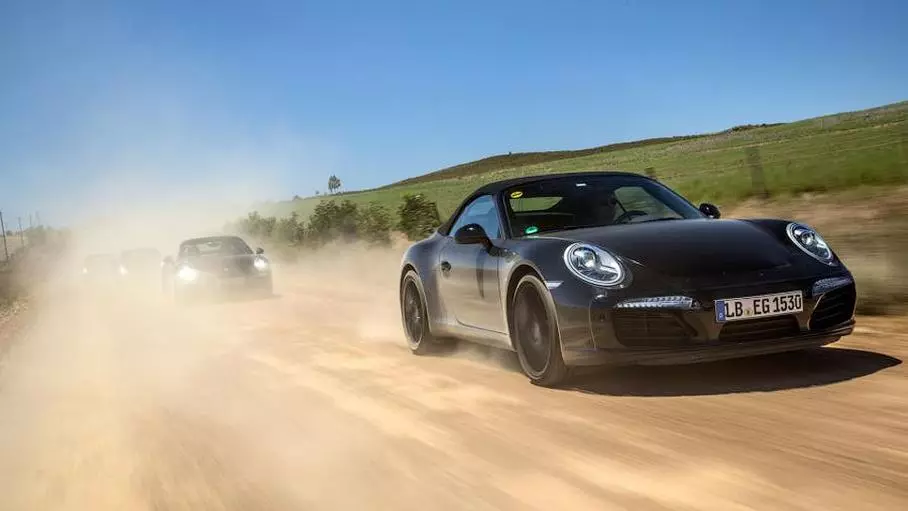 Porsche shared photos of the updated 911th 85925_1