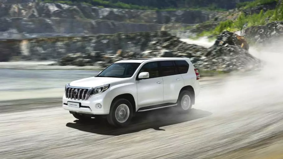 Toyota confirmed the new 176-strong diesel for Land Cruiser Prado 86124_1