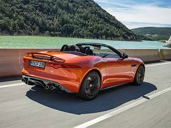 Jaguar F-Typ wird in Targu umgewandelt