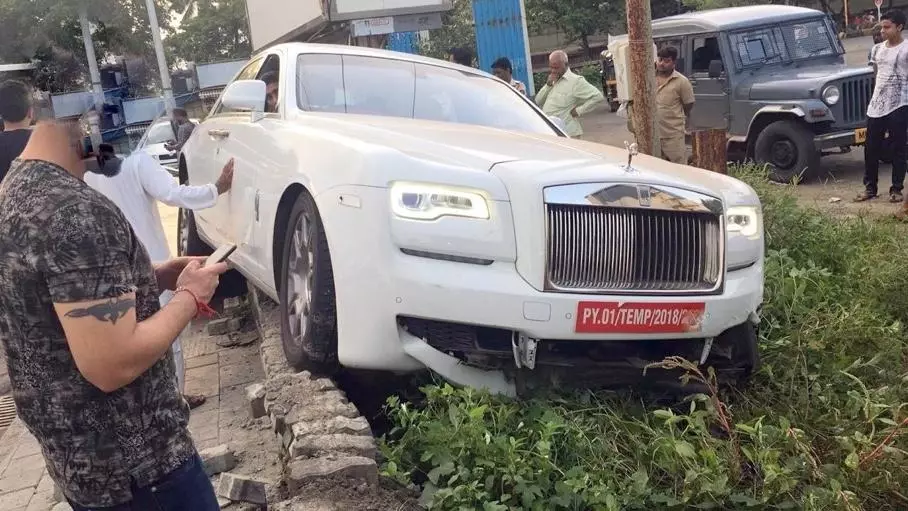 Новенькі Rolls-Royce Ghost разбілі ў першую паездку 86411_1