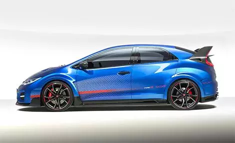 Honda told about the dynamics of serial hot hatch Civic Type R 88545_4