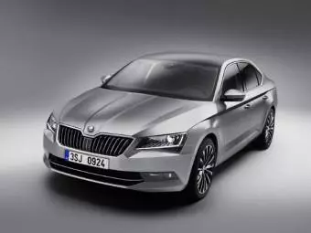 Skoda showed a new generation Superb 88657_1