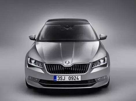 Skoda showed a new generation Superb 88657_4