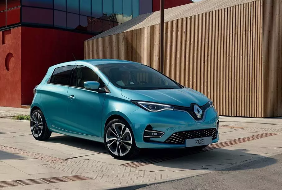 Абноўлены Renault Zoe: новы салон і 400 кіламетраў без падзарадкі 8880_1