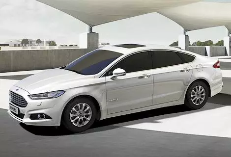 Ford het besluit op die eienskappe van die nuwe Mondeo 88834_5