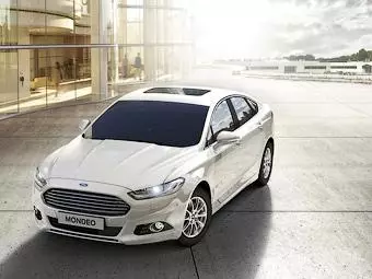 Еўрапейскі Ford Mondeo новага пакалення атрымае святлодыёдныя фары 88865_1