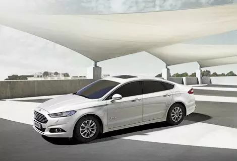 Еўрапейскі Ford Mondeo новага пакалення атрымае святлодыёдныя фары 88865_3