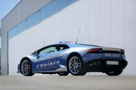 Lamborghini Huracan adapted for the transport of donor organs 92669_3