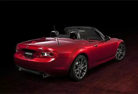 The special series Mazda MX-5 was redeemed in ten minutes 92694_2