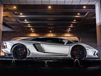 Lamborghini built a special AVENTADOR for Jackie 93161_1