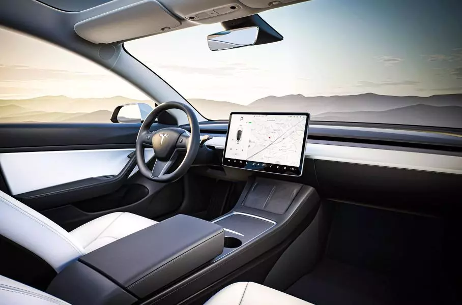 Tesla Model 3 ha migliorato le dinamiche e aumentò l'ictus 9701_2