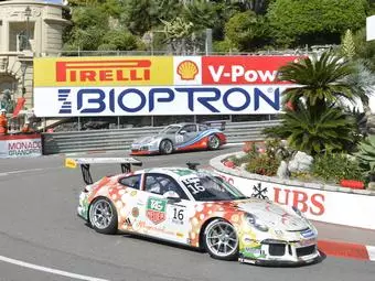 Rye ahead of a leba in a ring race Porsche Super Cup 97472_1