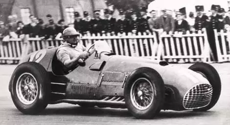 The author of the first victory Ferrari in Formula 1 died 97824_2