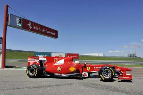 Kobayashi will pass on the Ferrari car near the walls of the Moscow Kremlin 97876_2